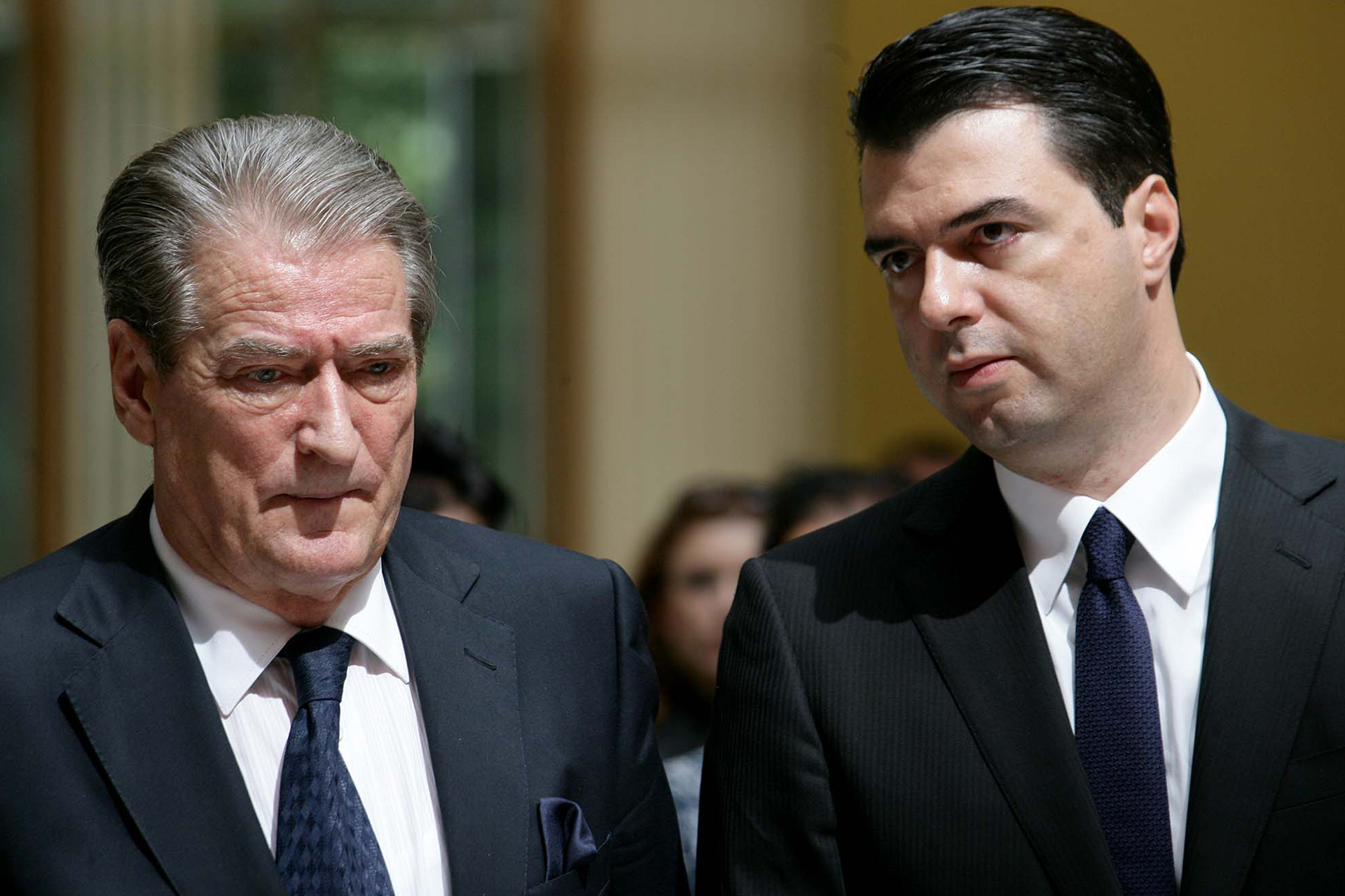 Referendumi i Berishës “shkarkon” Bashën – Nistori