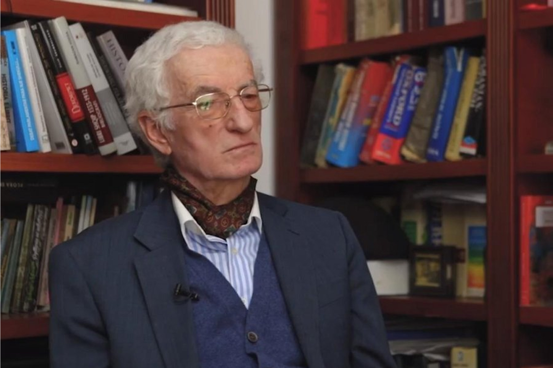 Mehmet Elezi: Gjuha shqipe rrezikon të ketë fatin e latinishtes – Nistori