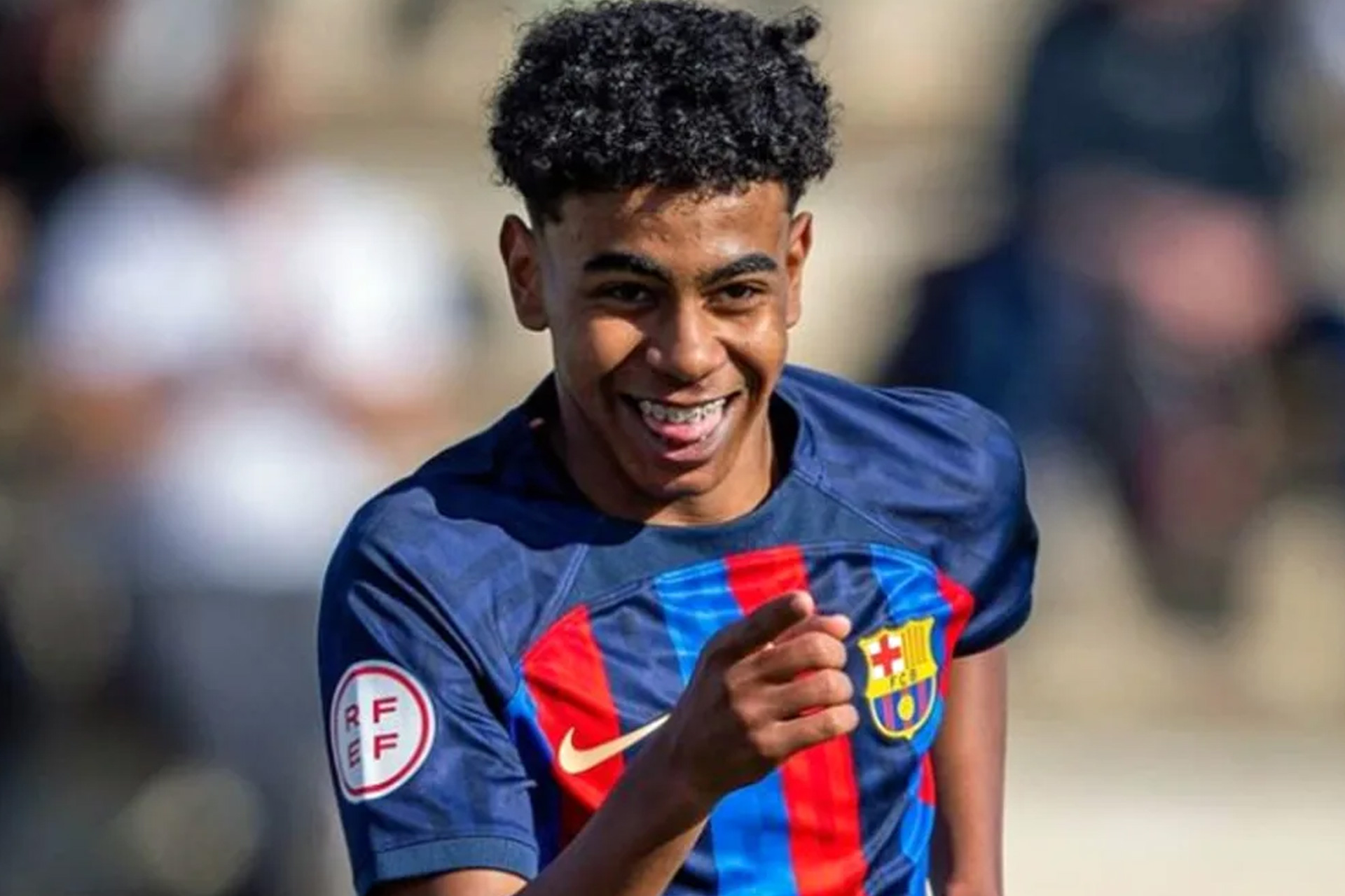 Historia është shkruar mbrëmë te Barcelona: Lamine Yamal , i njohur si ...